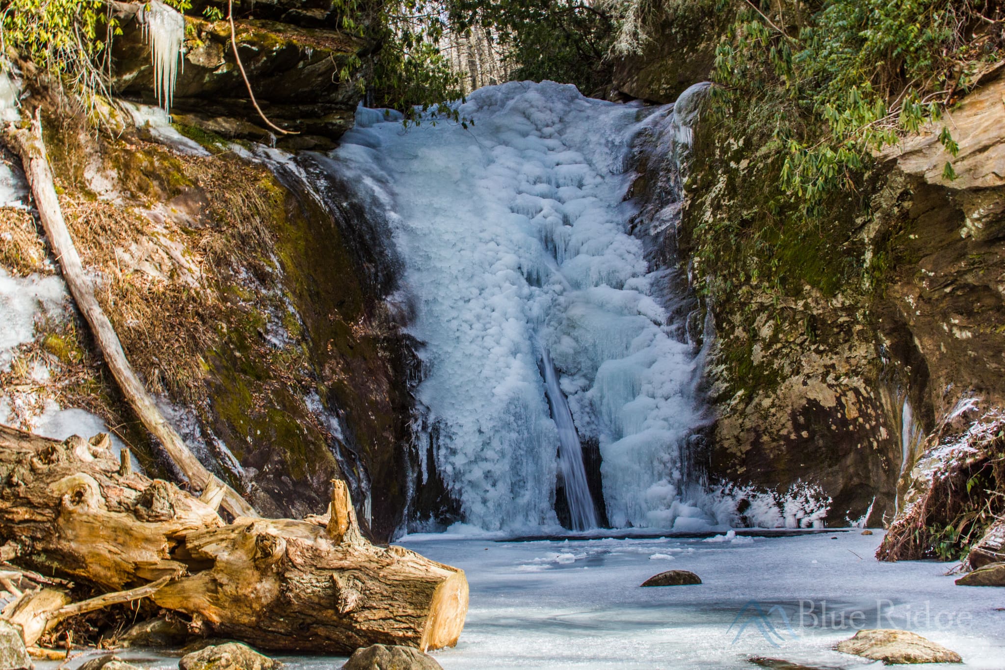 Top Frozen Waterfalls to visit in the Blue Ridge
