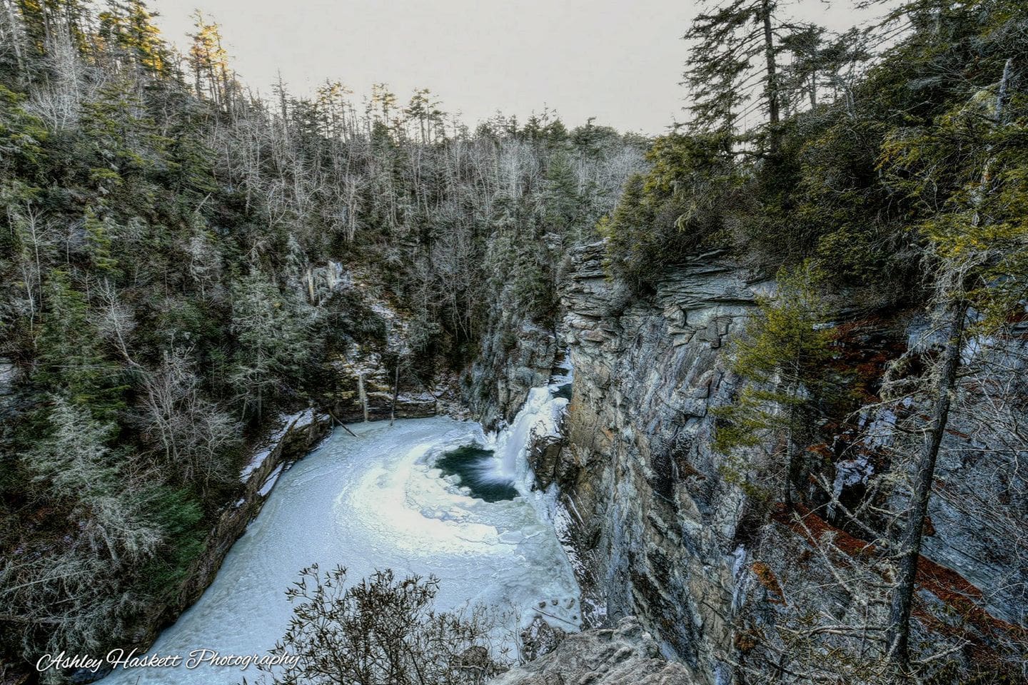 Top Frozen Waterfalls to visit in the Blue Ridge