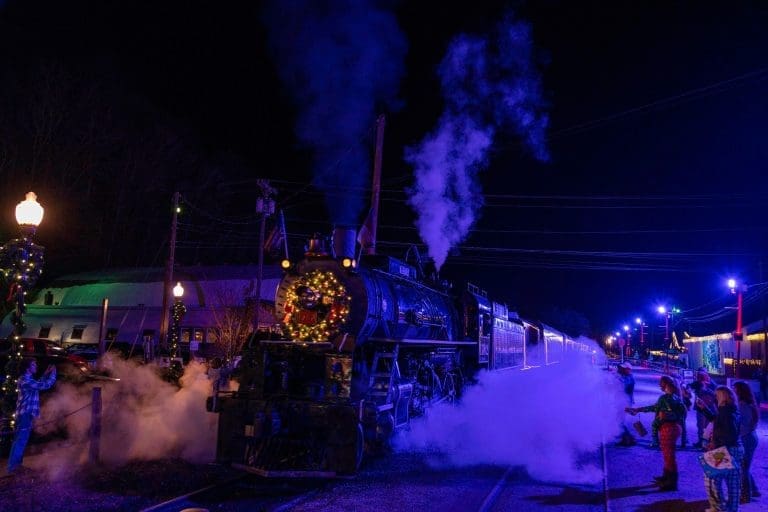 4 Amazing Christmas Train Rides in the Blue Ridge Mountains