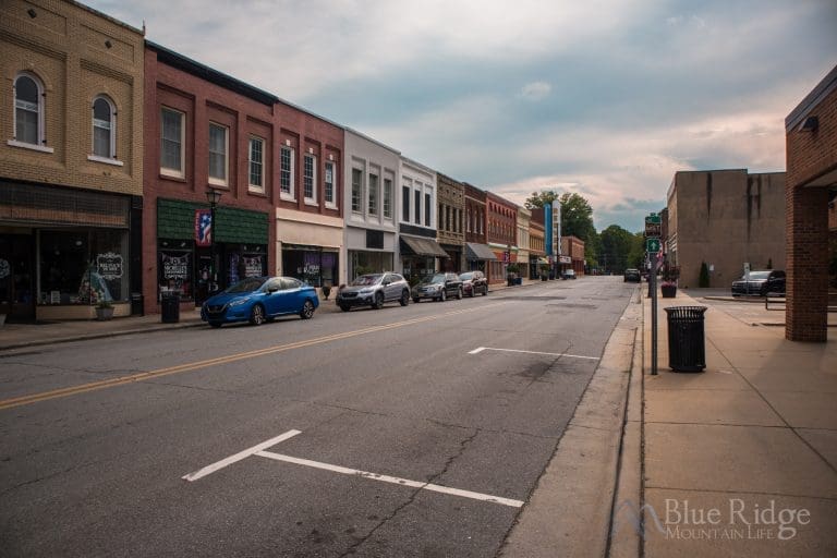 15+ Things to do in Mount Airy North Carolina - Mayberry and so much more!