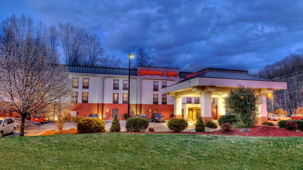 Marion NC Travel Guide: Best Things to Do, Places to Eat & Stay